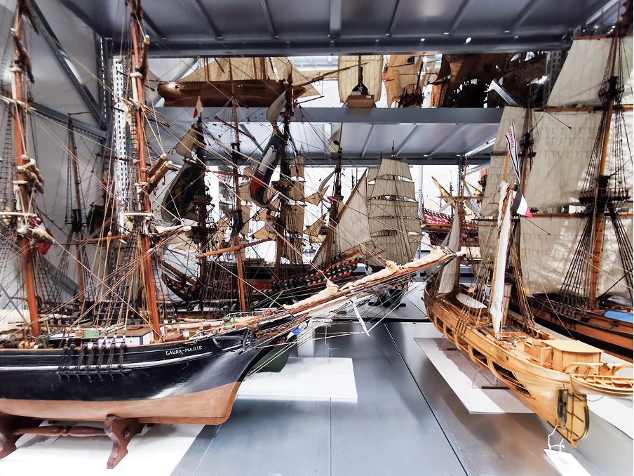 The Library and Collections at the German Maritime Museum / Leibniz ...